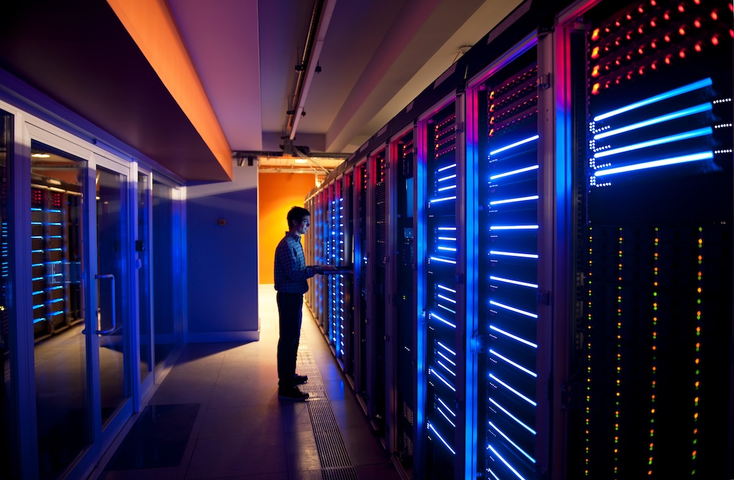 Data Streaming With Confluent Kafka Connect